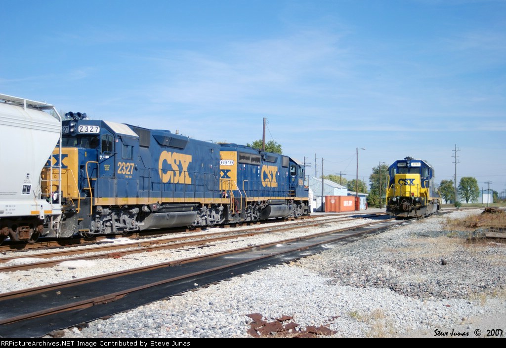 CSX 2327,6919 and 2727 wait patiently